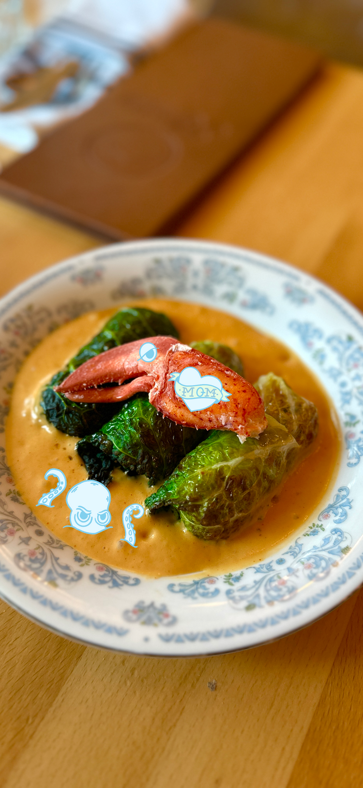 Welcome to Restaurant Knuckles: In Montreal's Top Dining Destinations!